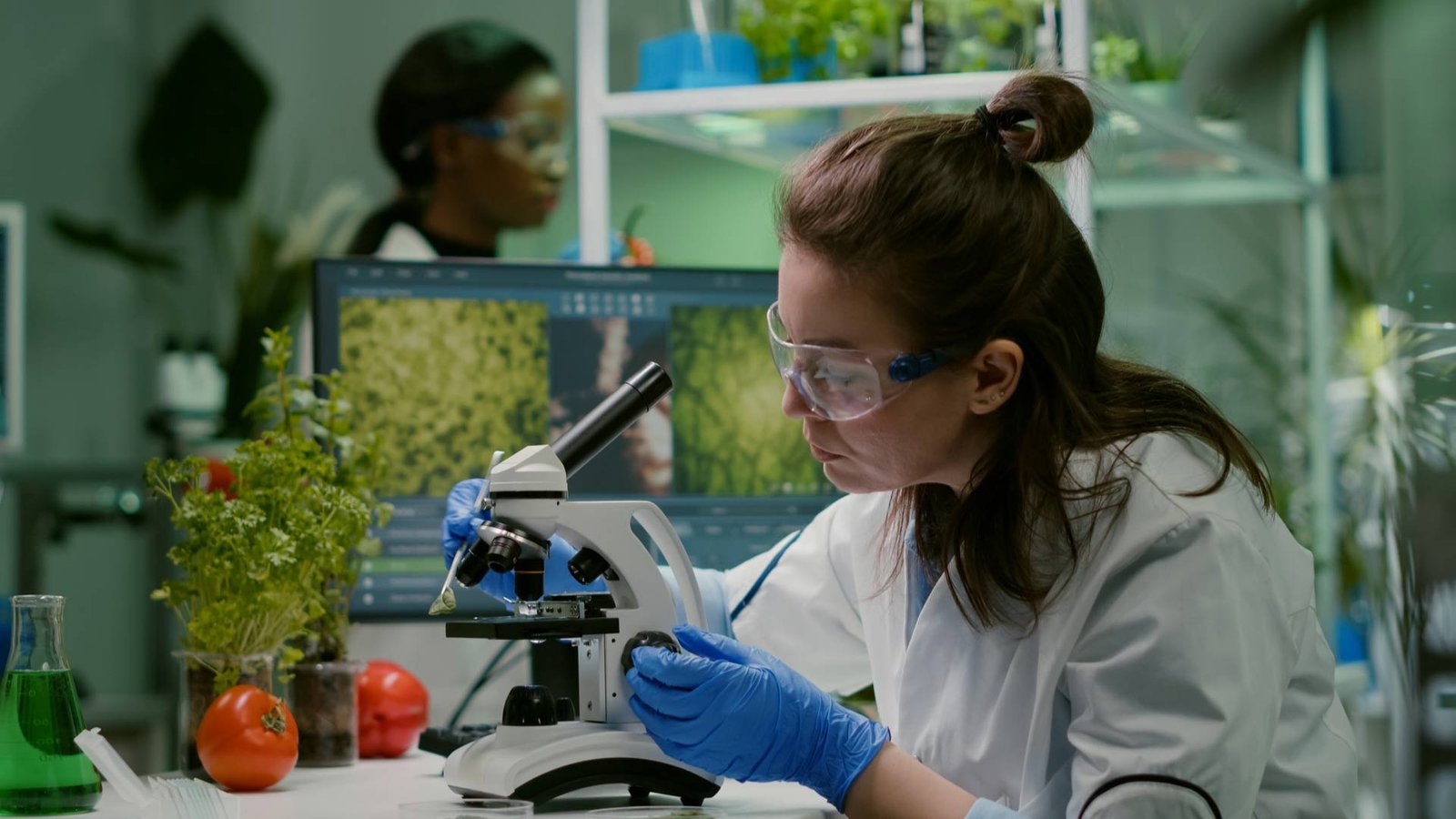 xLean TR1: Dual-Form AI Cleaning Robot with Self-Evolving AI